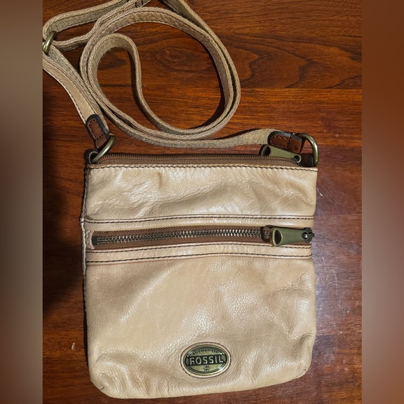 Fossil | Bags | Fossil Tan Leather Crossbody With Brass Zipper | Poshmark